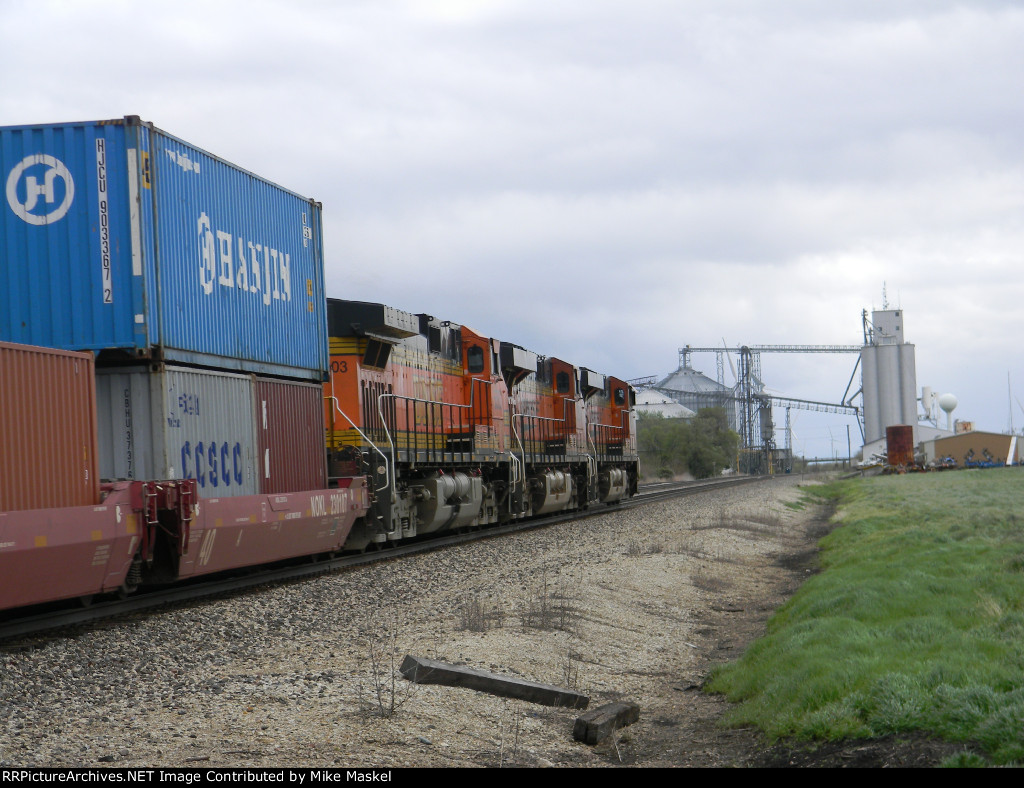 BNSF 7233